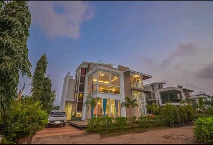 Grande Lux Villa 1, Tub In 3 Bedrooms,plunge Pool - Lonavala