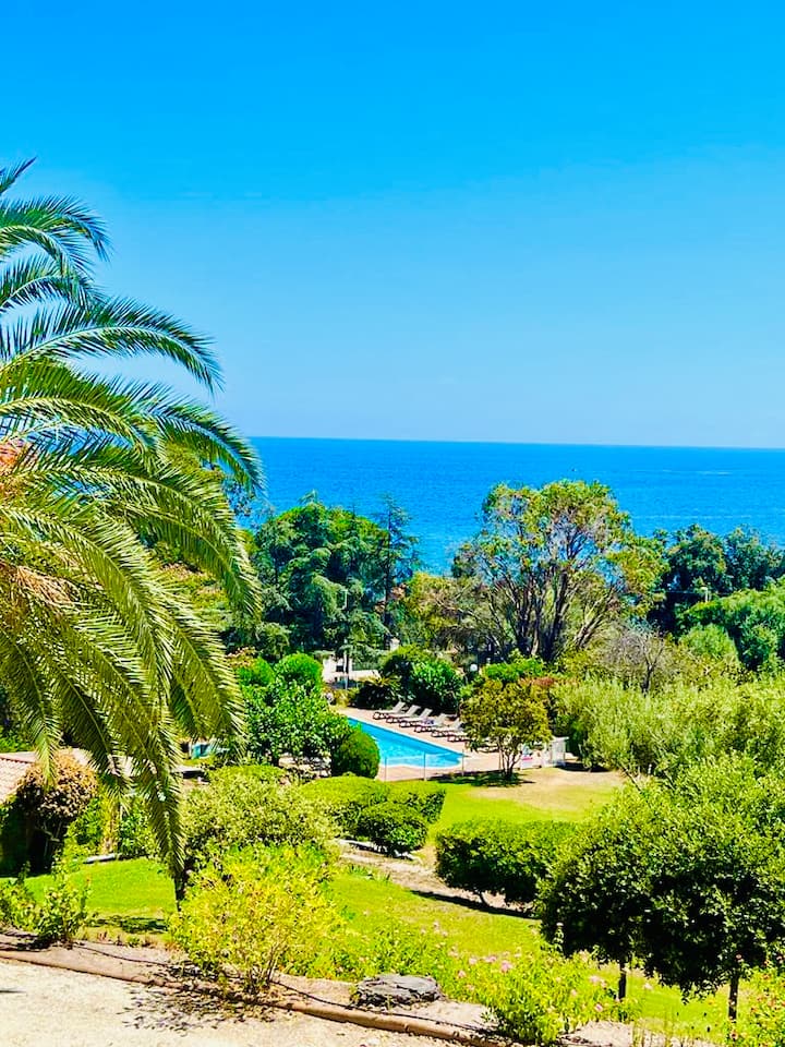 Appartement Moderne Vue Mer Avec Piscine - Solenzara