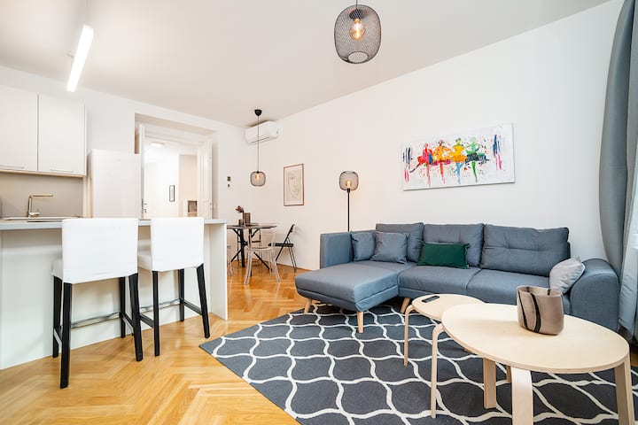 Amazing Two-bedroom With Terrace - Praga