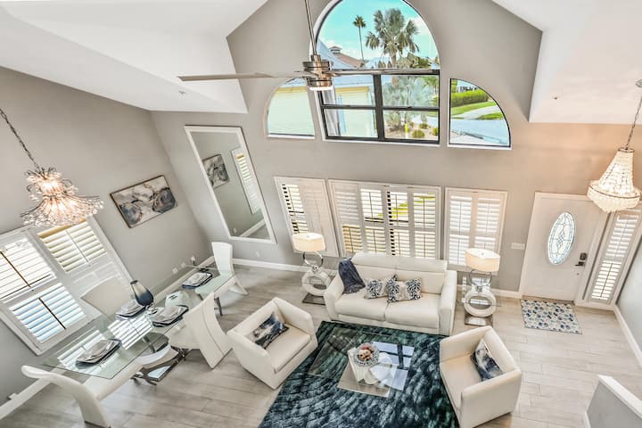 Big Groups/bay Views Boat Dock,walk To Beach,kayak - Fort Myers Beach, FL