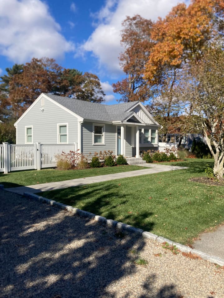 Serene East Falmouth Retreat - Falmouth, MA