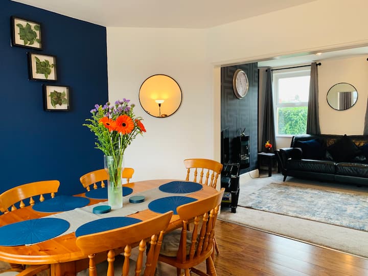 Chic 5 Bedroom House With Private Parking & Garden - 브리스톨