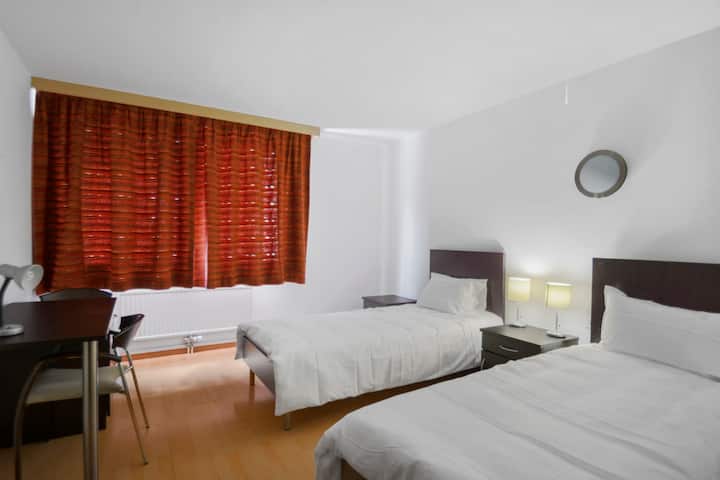 Chambre Lits Jumeaux ÉConomique - Neuchâtel