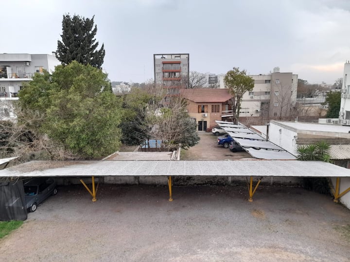 Dpto 4 Ambientes Con Cochera. - Merlo