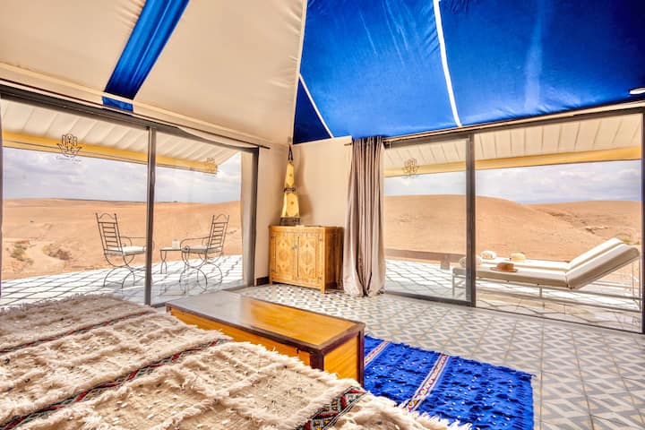 P1: Agafay Desert, Dinner + Show & Breakfast - Agafay