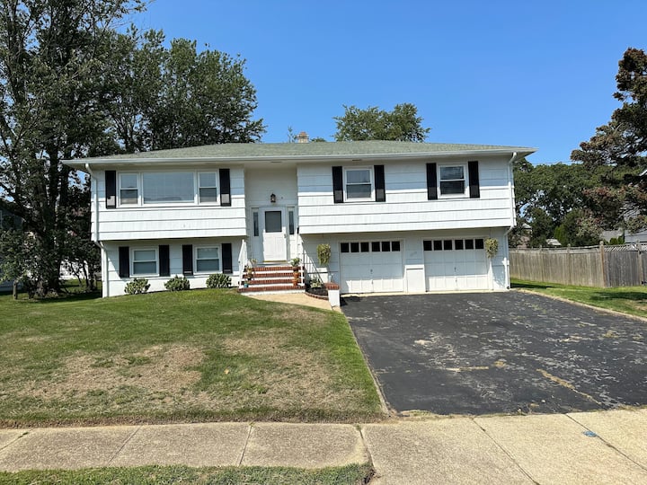 3bd
2bath
Big Yard
>1 Mi Beach - Manasquan, NJ