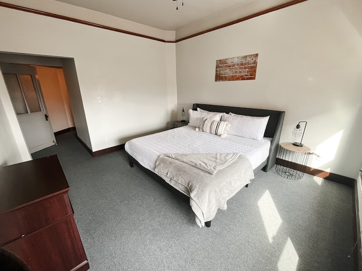 Penthouse @ The Miners Hotel - Butte, MT