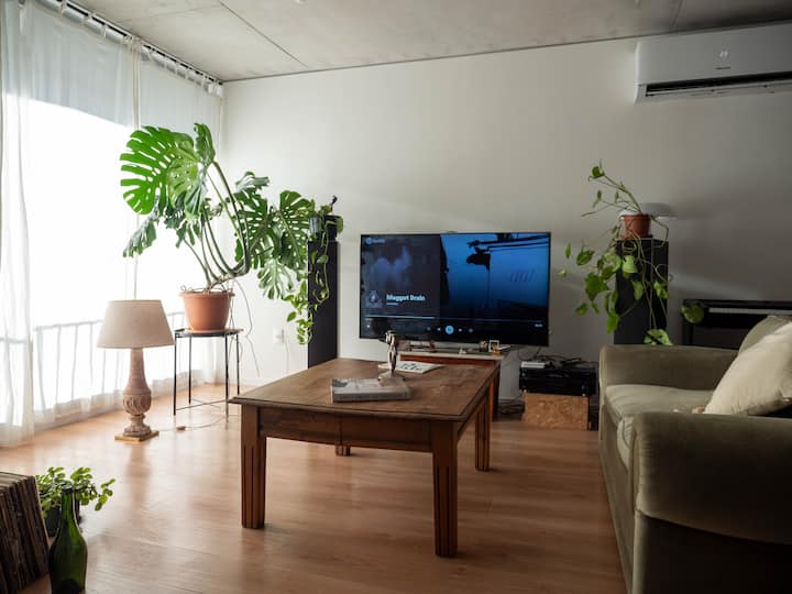 Moderno Apartamento En Centro - Uruguay