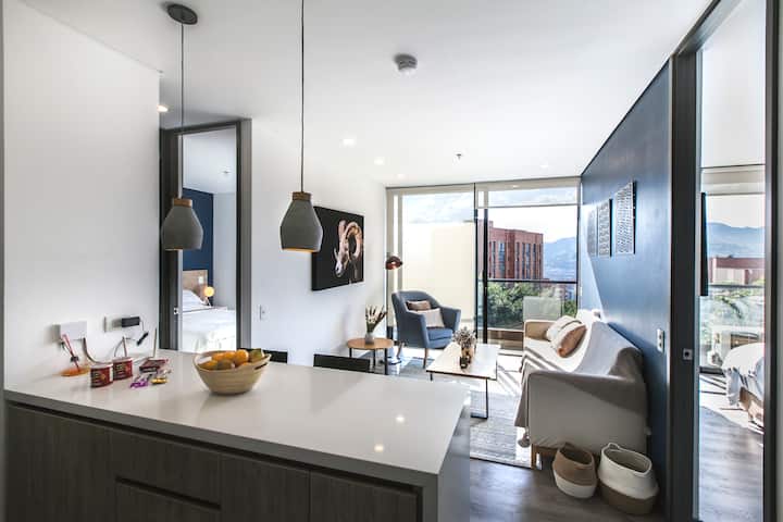 Luxury 2-bedroom Apartment In El Poblado With Great View And Air Conditioning - Medellín