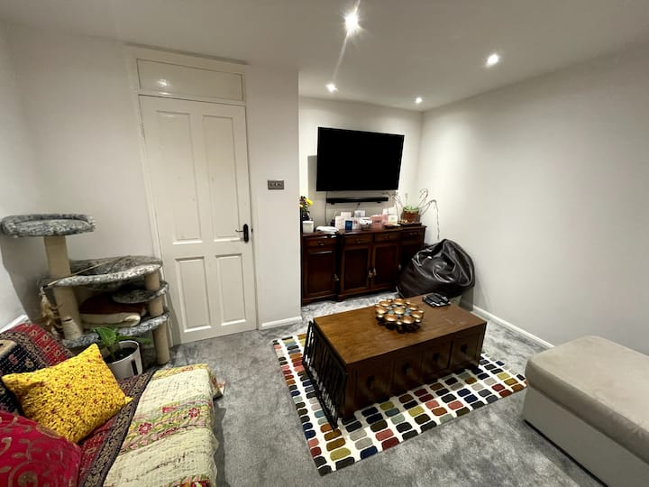 Serene Garden 2-bed Home With Parking - Bromley