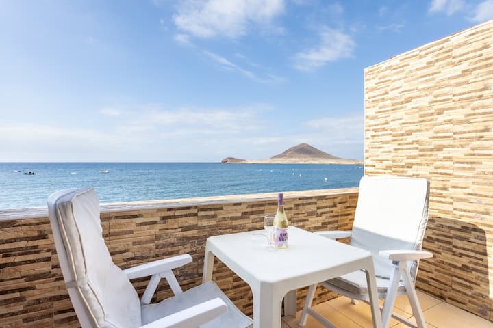 Front Line Apartment With Balcony And Ocean View - El Médano