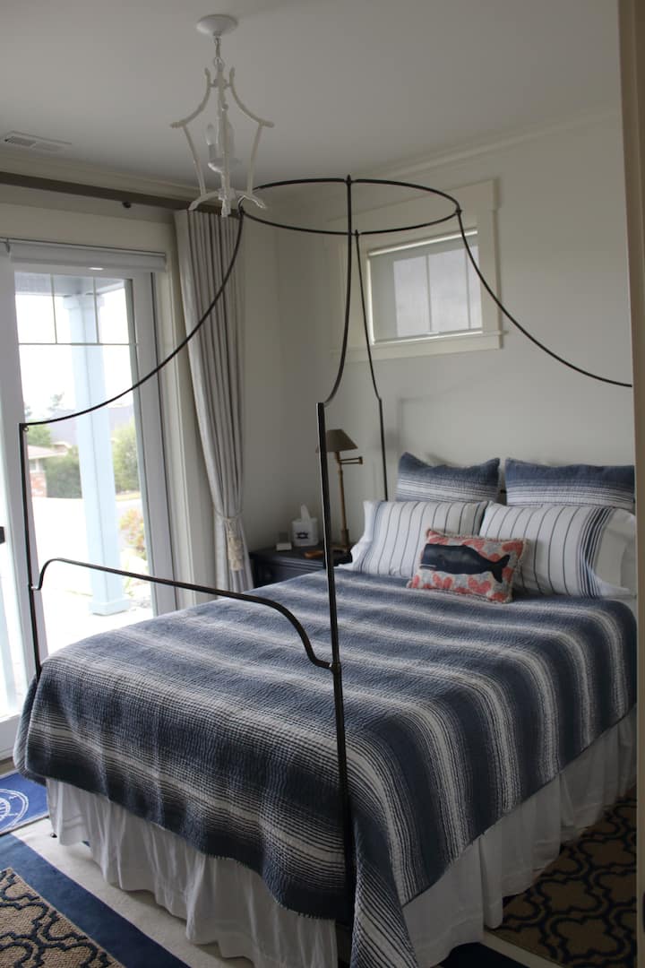 Private Entry, Bath, Bedroom San Juan Island Views - Anacortes, WA