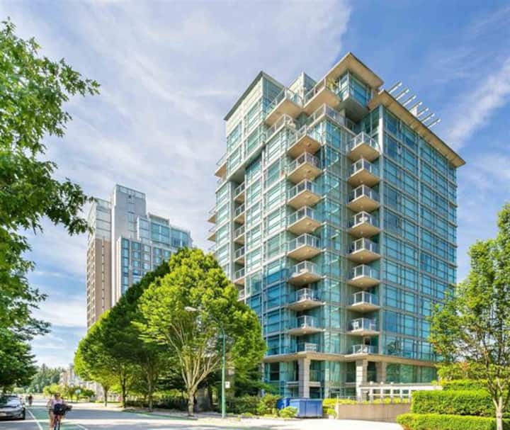 Stylish 1b1b By Stanley Park - Grouse Mountain