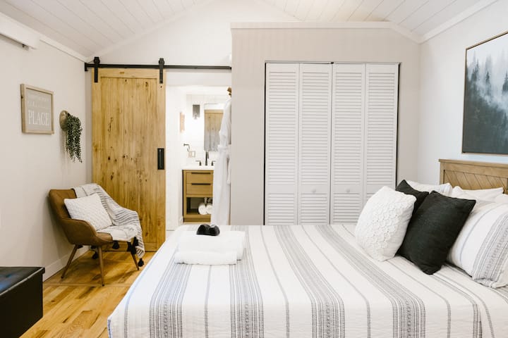 Beautiful Getaway With Hot Tub - Spearfish, SD