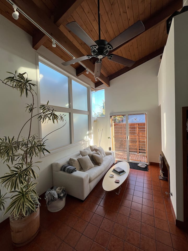 Casa Bocca: Stylish Venice Loft W/ Spa & Sauna - Santa Monica, CA