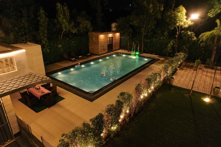 Gulmohar Farm-8br With Pool Near Iris Broadway Ggn - Gurugram