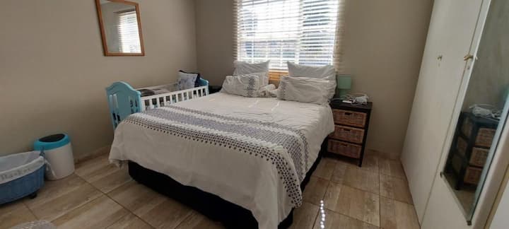 Quiet Room In A Secluded Complex - Alberton