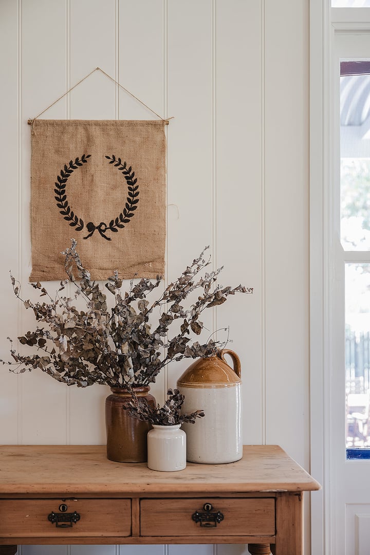 Sylvan Cottage, Simple Elegance, Well Located - Tenterfield