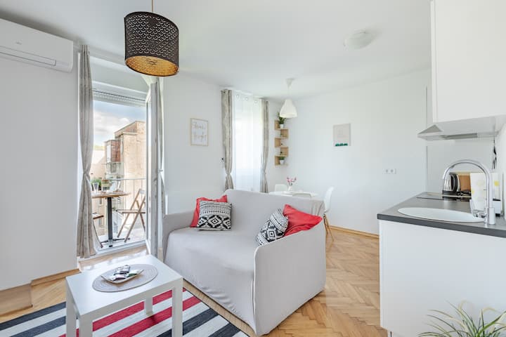Ruby Apt Next To Bus Terminal - Zagreb