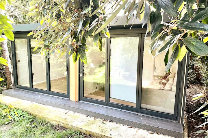 Luxury Urban Cabin Retreat - Epsom