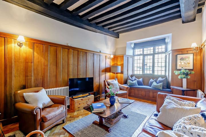 'Ostlers'  Beautiful Former Coaching Inn - Parking - Burford