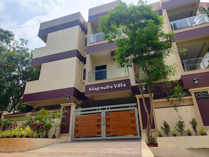Magnolia Villa Apt-1, 
3 Rooms/parking/sea View - Visakhapatnam