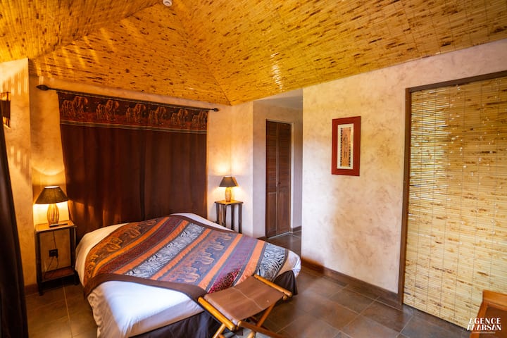 Chambre Afrique Dans Un Domaine - Lamotte-Beuvron