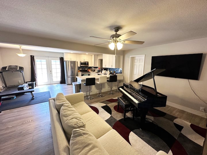 King Bed+priv. Bath 3 Mins To Airport Relax! - Las Vegas, NV