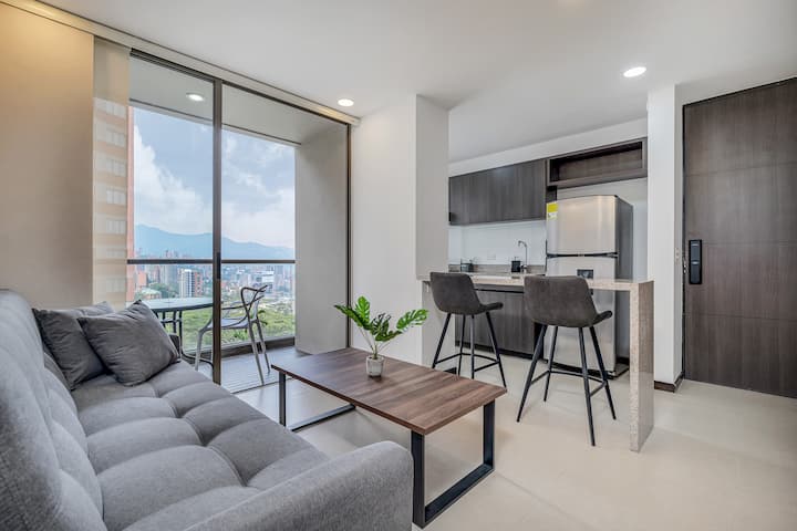 2 Br Familiar Apt Poblado Near Provenza +Gym - Medellín, Colombia