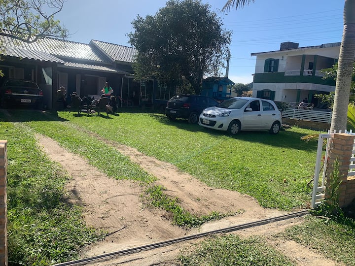 Casa Em Laguna Com Amplo Espaço. - Laguna