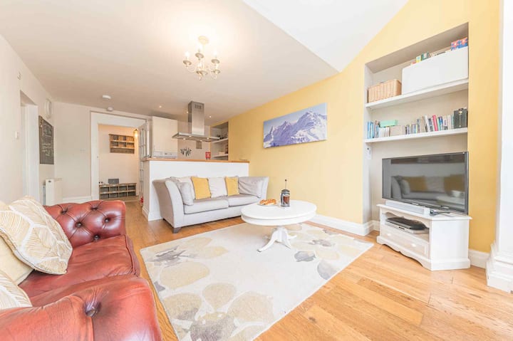 Central Ambleside Apartment With Parking - Ambleside