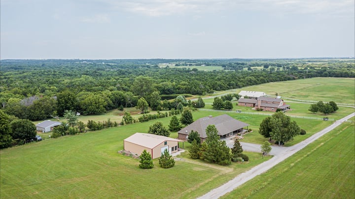 Circle Arrow Retreat-country Home By Stillwater - Carl Blackwell Lake, OK