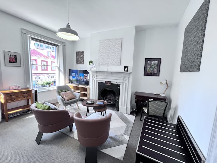 Unique Apartment With Charm - Hobart
