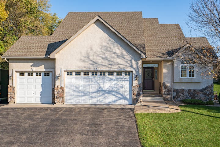 Maple Grove Retreat - Maple Grove, MN