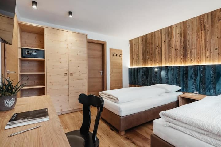 102, Col Alt, Spacious Apartment For 4 People. - Corvara in Badia