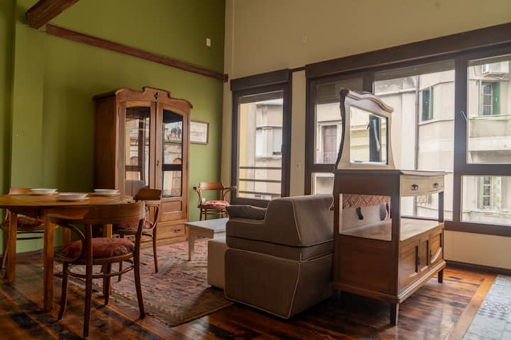 Taylor's Port [3] Landing In The Old Town - Montevideo