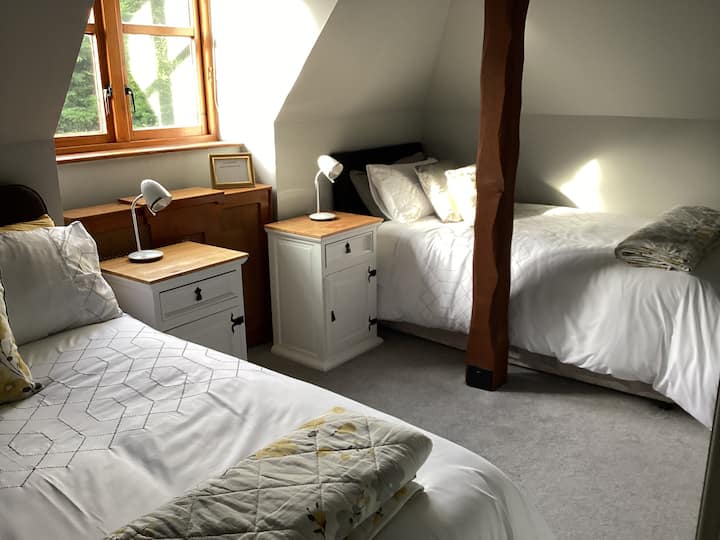 Triple Room Double Bed - Greystones