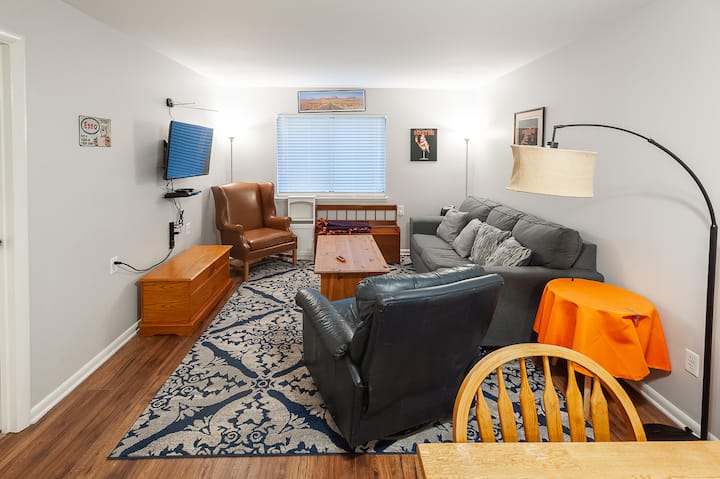 Ballgame Bungalow, Entire 2br/2ba Apt In Clemson - Clemson, SC