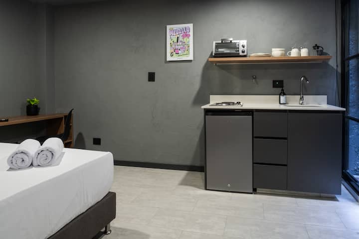 Studio, Fast Wi-fi & 24/7 Self Checkin - Medellín