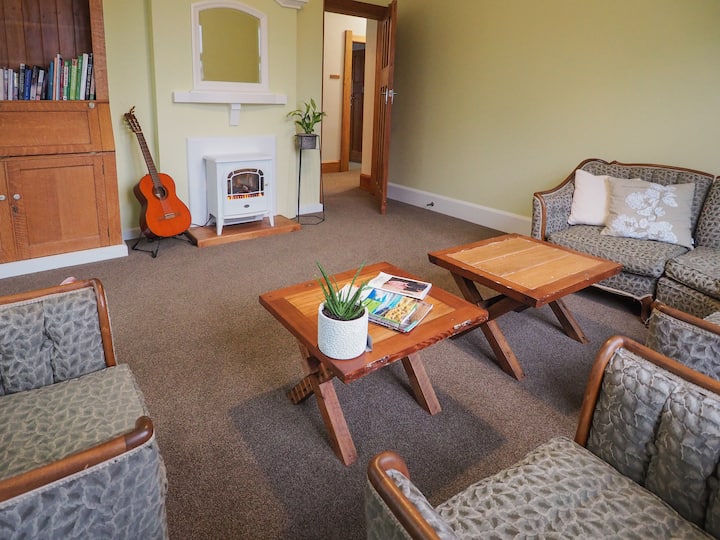 Beautiful Central City Villa - Whole House -