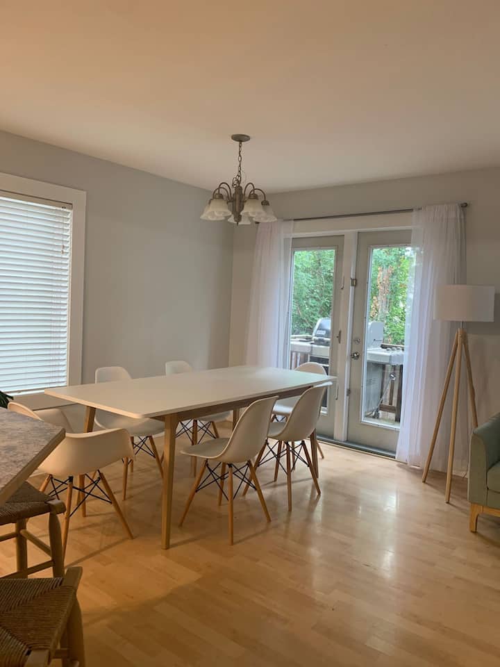 Downtown Sunset Duplex. Steps To Beach. - Sylvan Lake