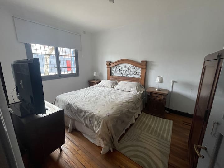 Turismo Y Sky En Stgo. Casa Amplia Y Cómoda - Santiago