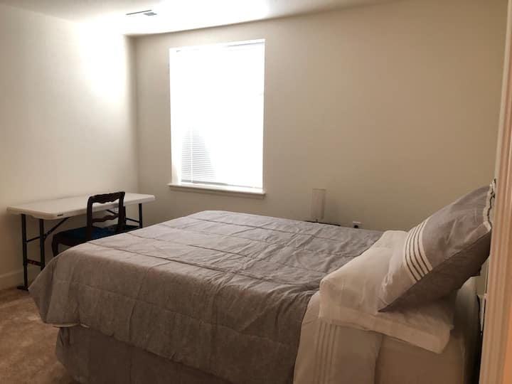 2.5 Basement Bedroom - Boulder, CO