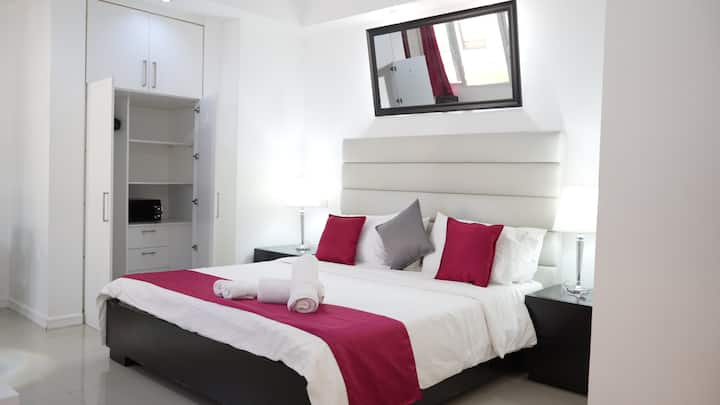One Bedroom 75 M2 Suite G In Ambassador Suites - Angeles