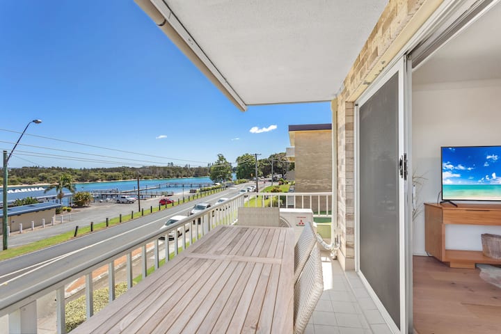 Camelot's Waterfront Wonders - Forster