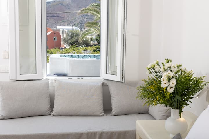 Jacuzzi Suite W/sea View - Oia