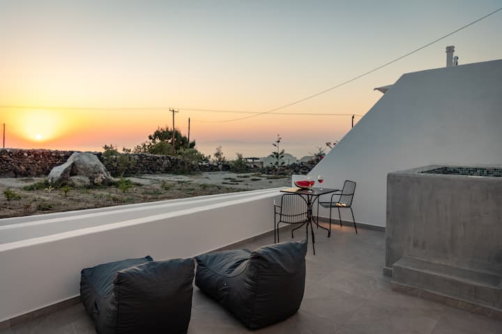 Suite W/ Jazzuzi & Sunset View - Santorini