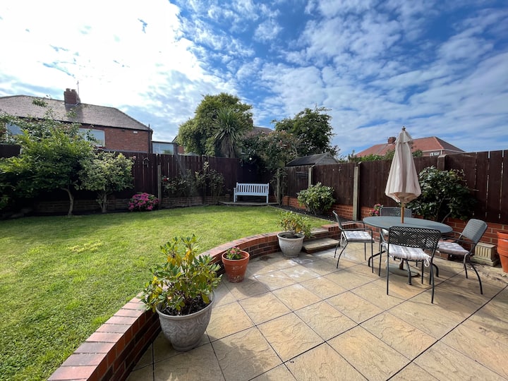 Seaview House, Tynemouth. * Free Onsite Parking * - Tynemouth