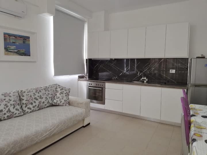 Ana Apartment - Near The Beach - Saranda