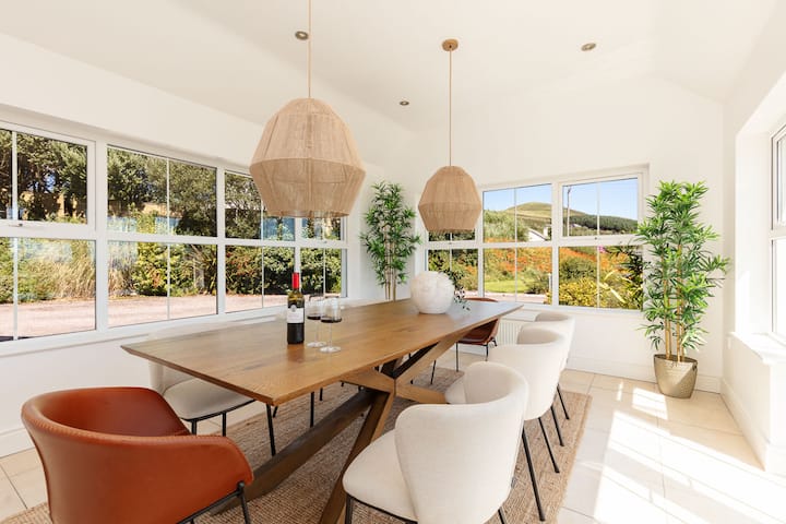 New! Cois Trá! Stunning Views! - ディングル